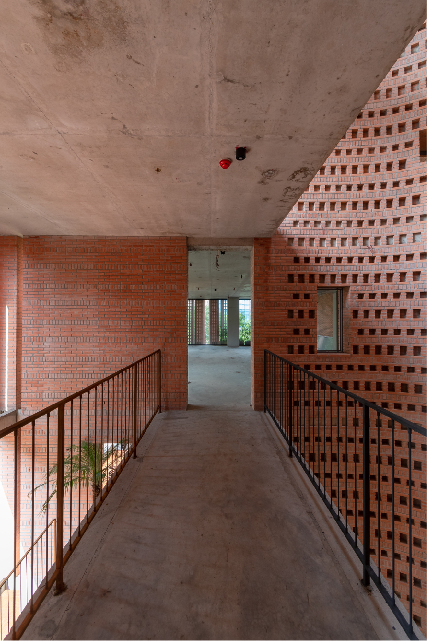 Premier Office – Ar Nguyen Hai Long, Ar Tran Thi Ngu Ngon, Tropical ...
